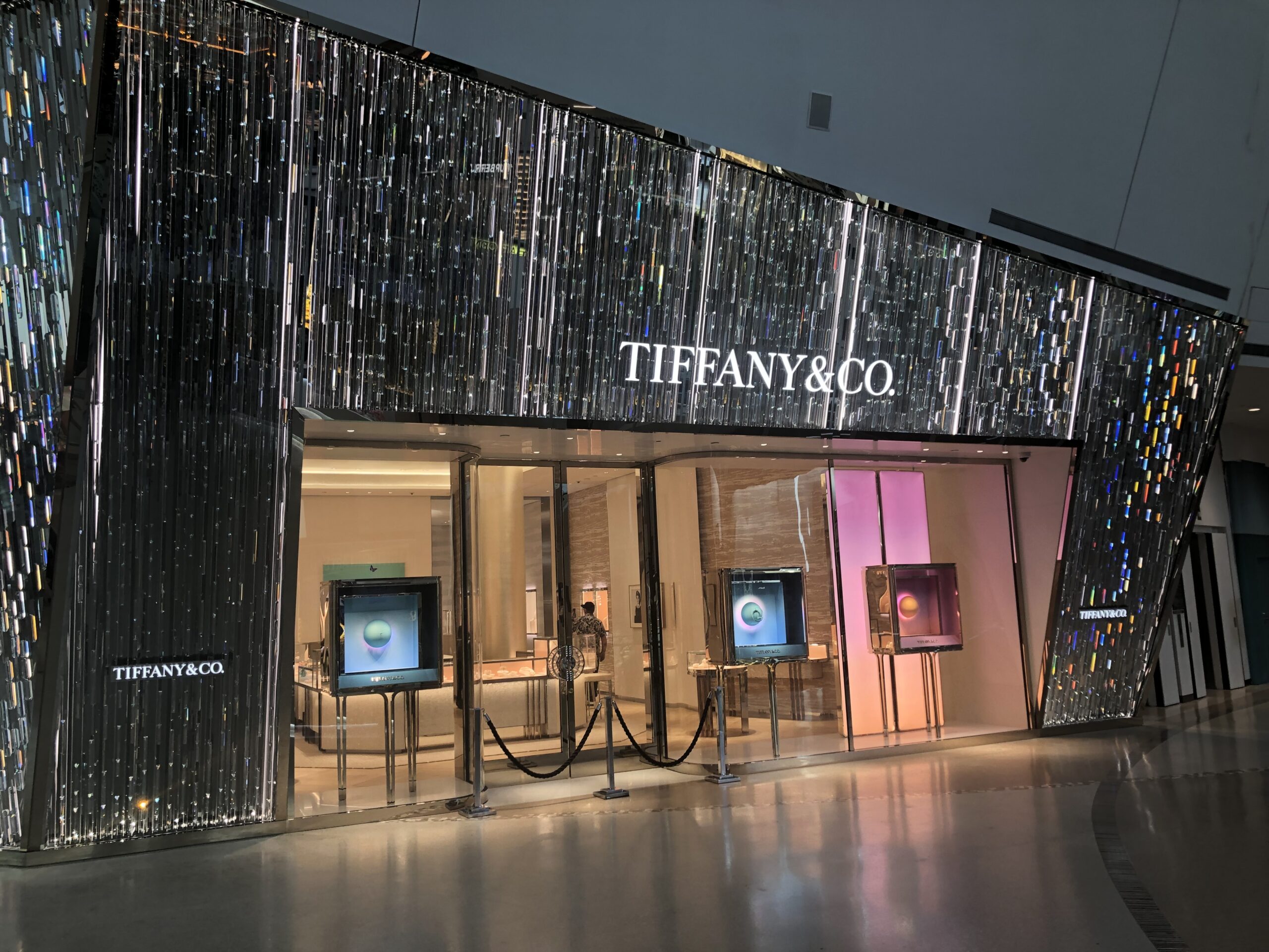 Crafting Luxury Retail Spaces: What Sets High-End Tenant Improvements ...